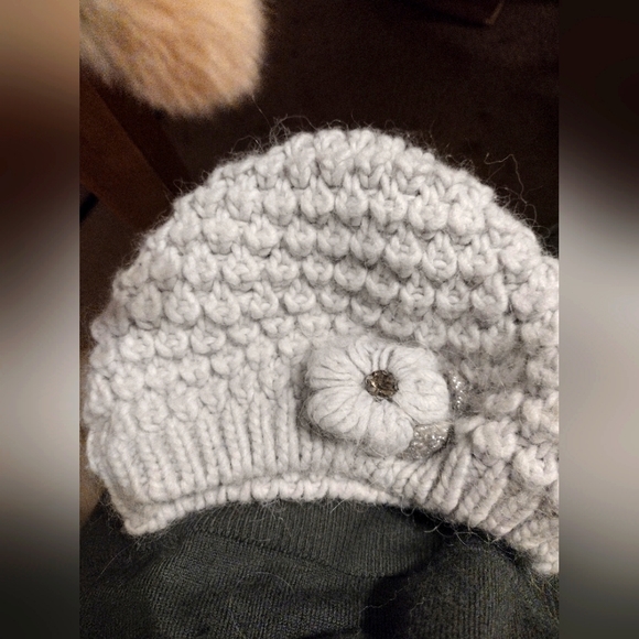 Gelso Bianco | Accessories | Vintage Gelso Bianco Beanie With Flower ...